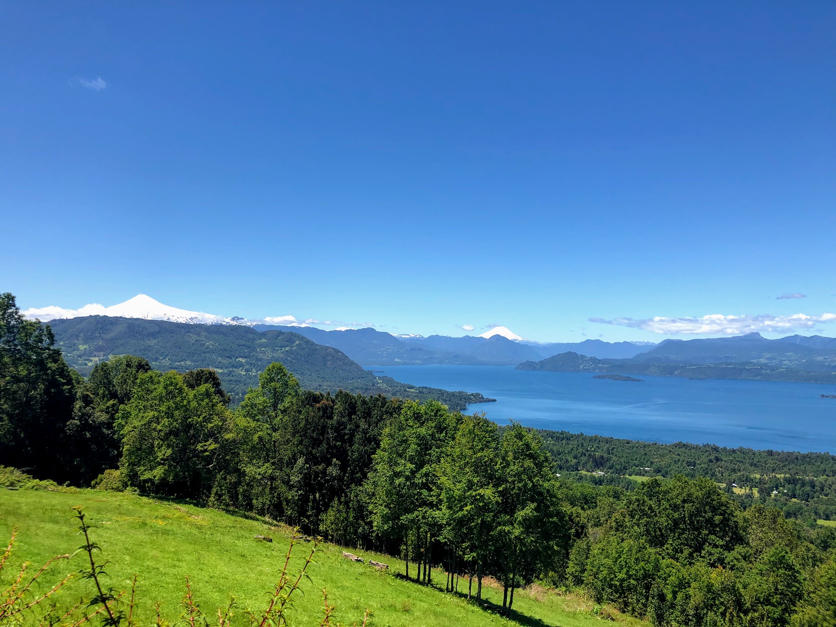 Mirador Ancapulli - Lago Calafquen, Volcanes Villarica y Lanin - Guisho ...